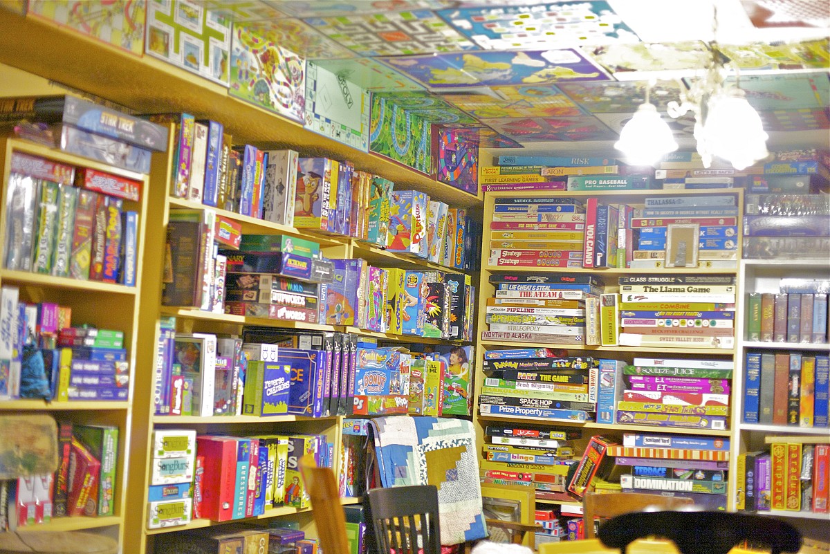 10 Ways to Reuse Board Games | Networx