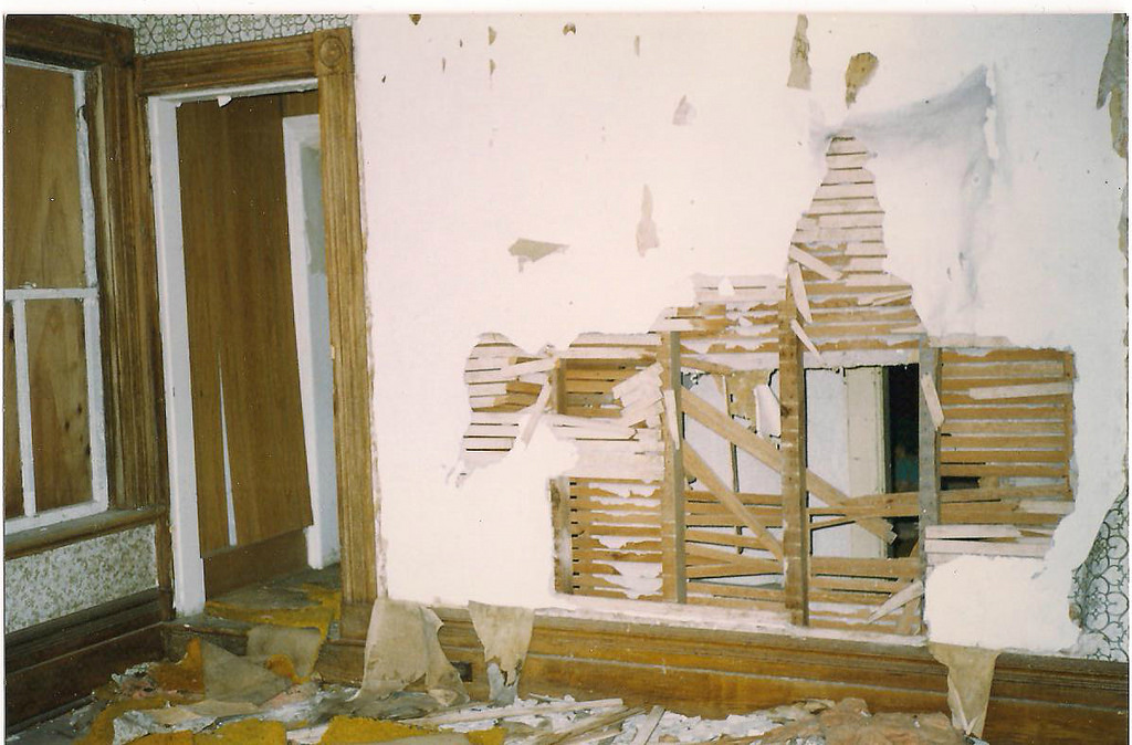 Chipped Plaster Is An Easy DIY Fix | Networx